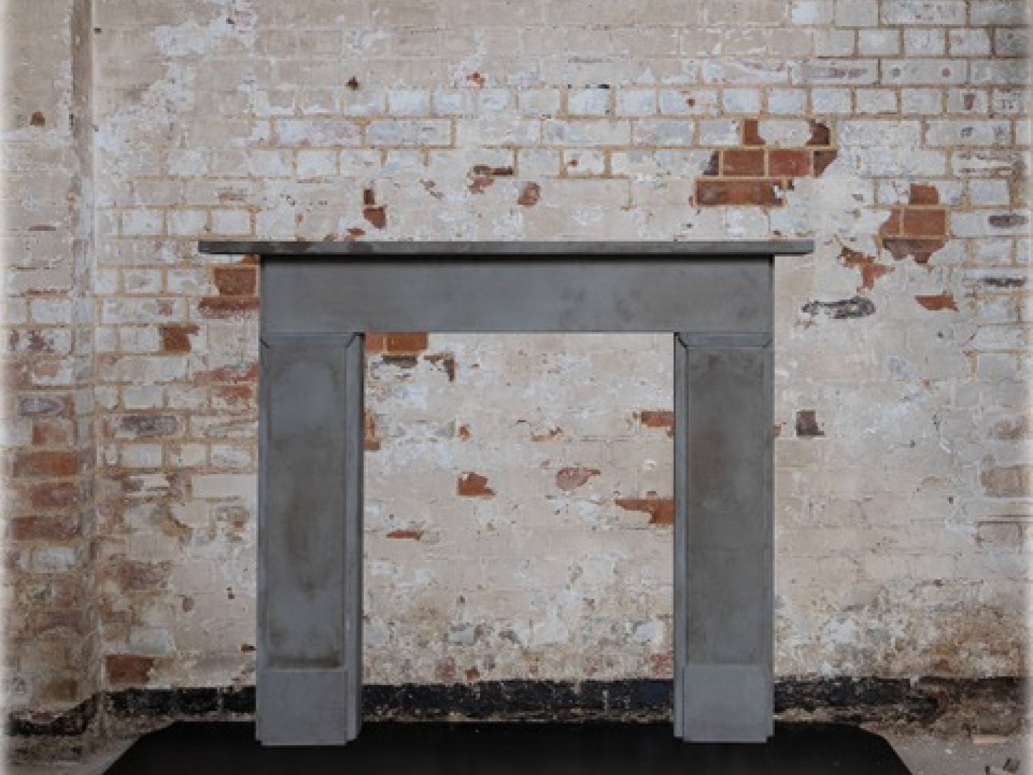 Original Victorian stone surround - Renaissance London