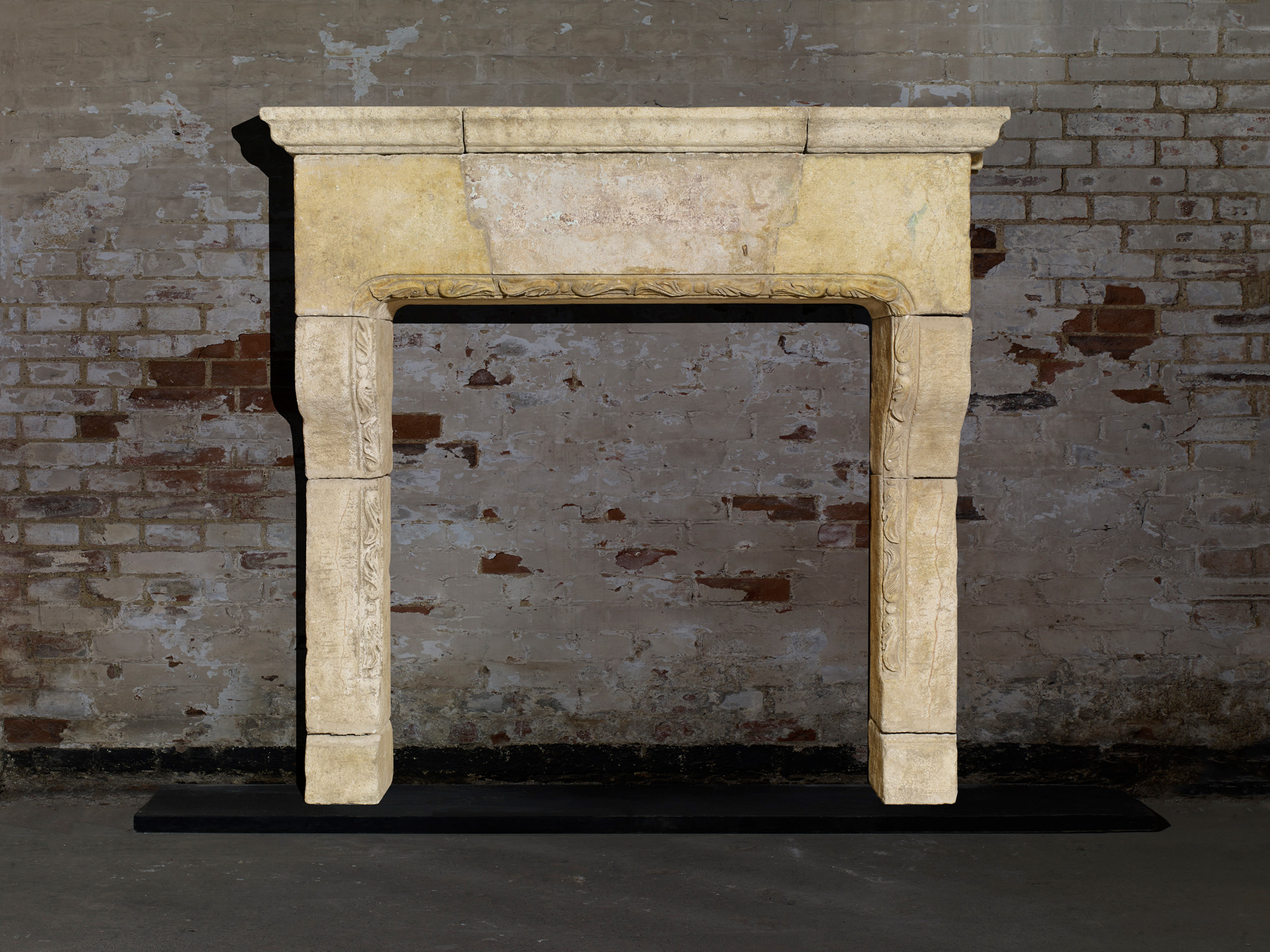 A very rustic Italian stone surround - Renaissance London