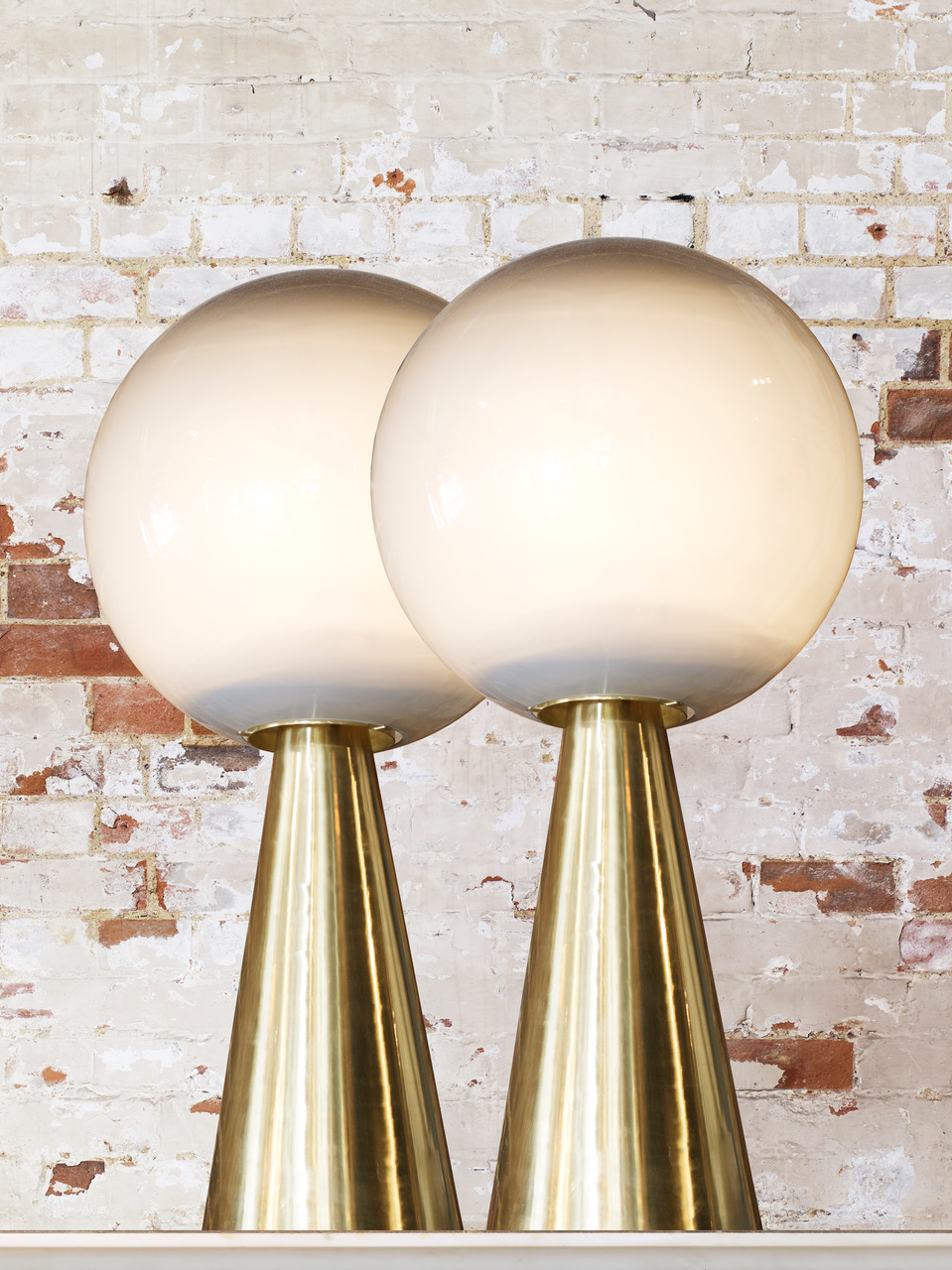 Pair of stunning globe table lamps - Renaissance London